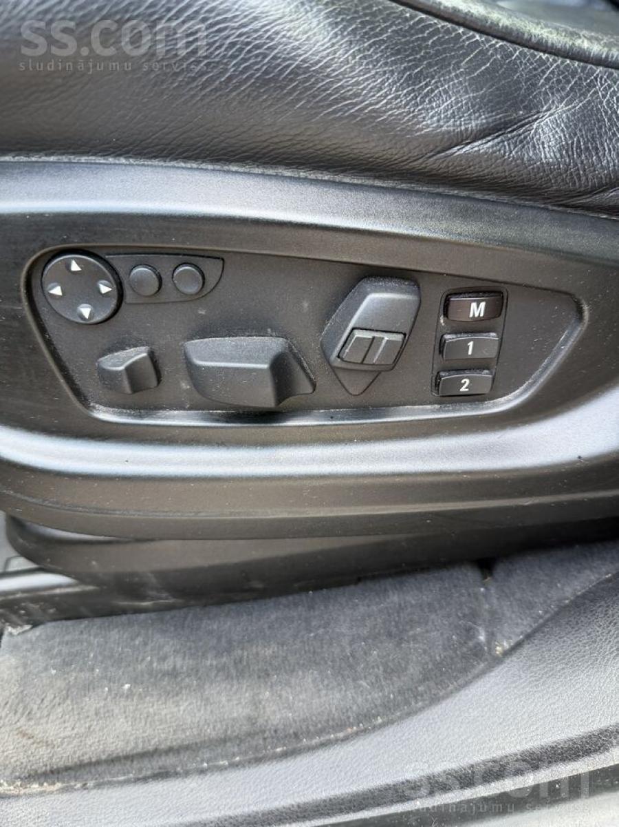 Zils BMW X5 2009 Rīga, ar dzinēja tilpumu 3.00 L un nobraukumu 263 tūkst. km par 8600 €, foto 17 vietnē AUTOMOTO.COM.LV