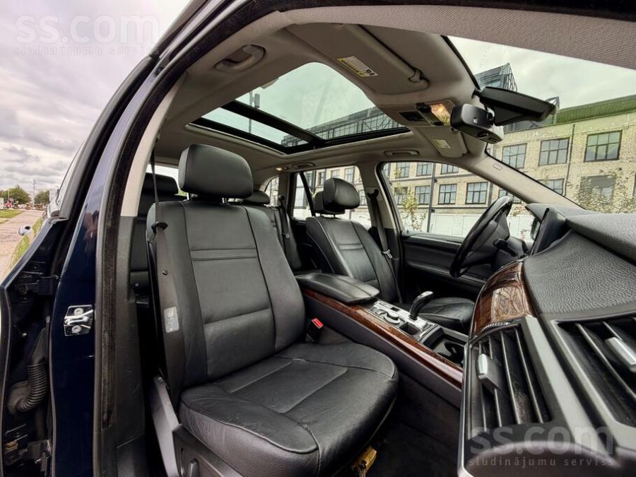 Blue BMW X5 2009 in Liepaja, with an engine capacity of 3.00 L and mileage of 0 thousand km for 7200 €, photo 16 on AUTOMOTO.COM.LV