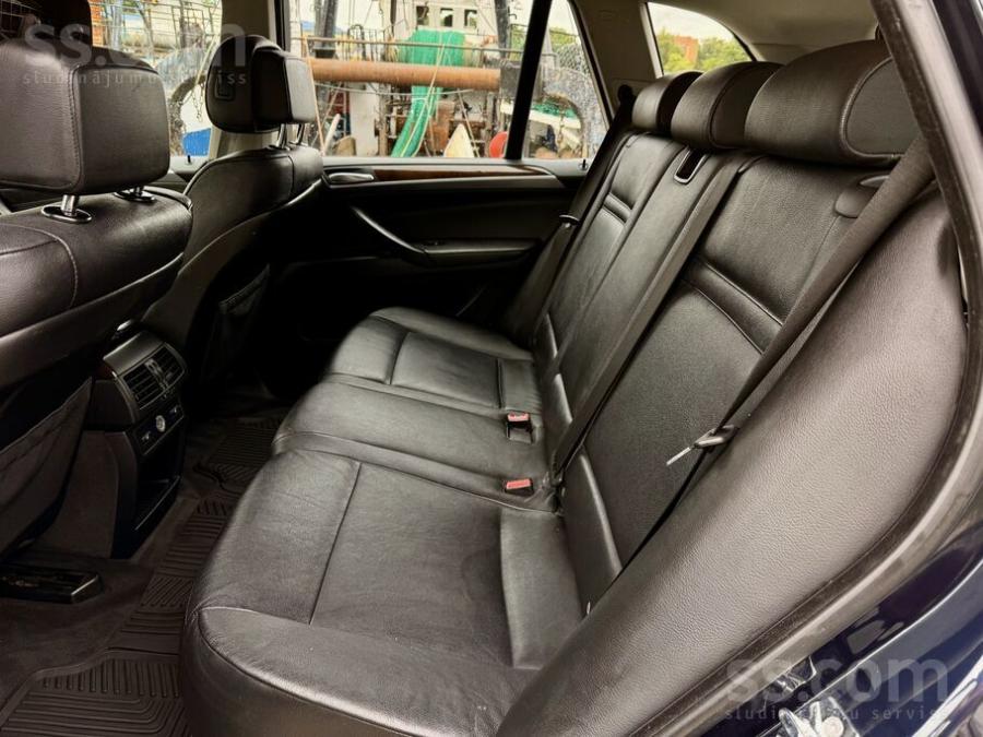 Blue BMW X5 2009 in Liepaja, with an engine capacity of 3.00 L and mileage of 0 thousand km for 7200 €, photo 22 on AUTOMOTO.COM.LV