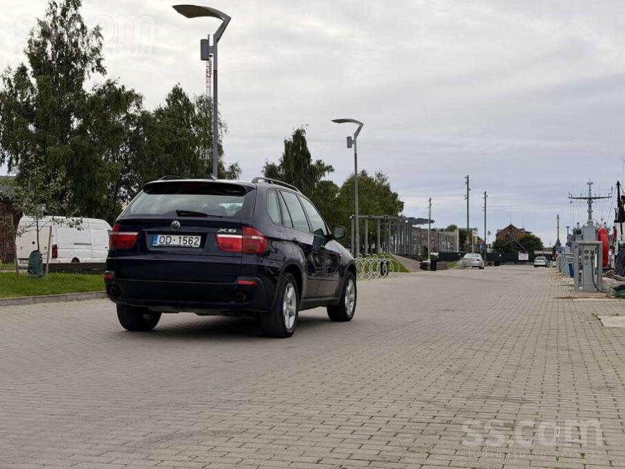Blue BMW X5 2009 in Liepaja, with an engine capacity of 3.00 L and mileage of 0 thousand km for 7200 €, photo 28 on AUTOMOTO.COM.LV