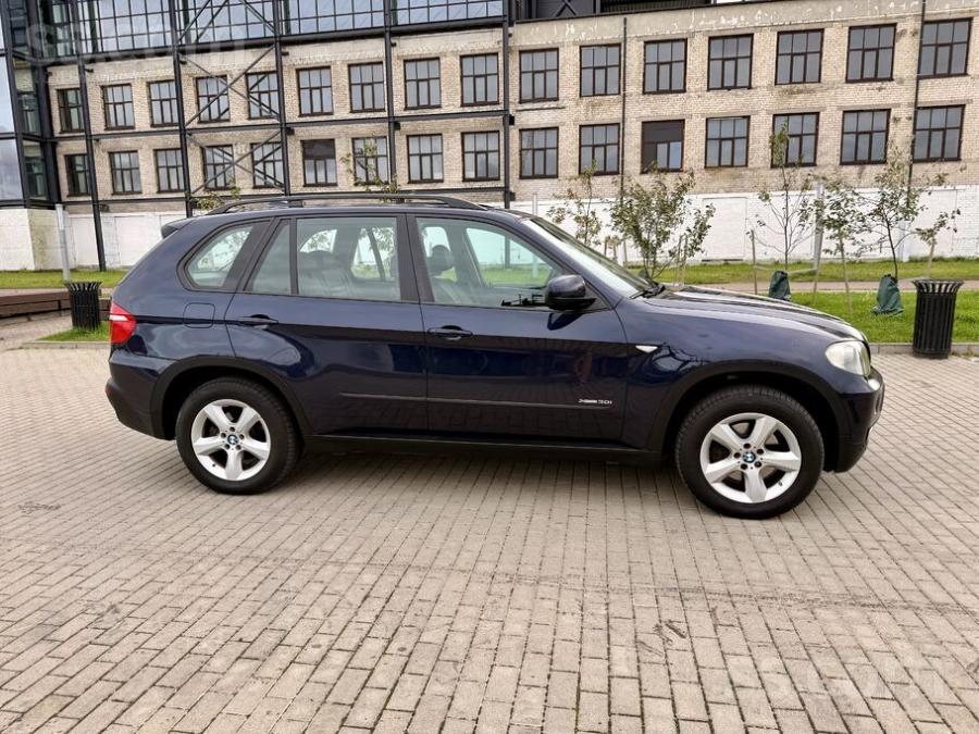 Blue BMW X5 2009 in Liepaja, with an engine capacity of 3.00 L and mileage of 0 thousand km for 7200 €, photo 35 on AUTOMOTO.COM.LV