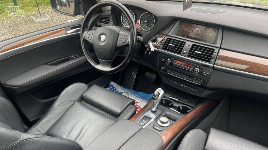 Blue BMW X5 2009 in Marijampole, with an engine capacity of 3.00 L and mileage of 313 thousand km for 7490 €, photo 3 on AUTOMOTO.COM.LV