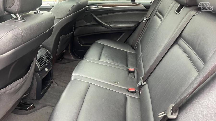 Blue BMW X5 2009 in Marijampole, with an engine capacity of 3.00 L and mileage of 313 thousand km for 7490 €, photo 17 on AUTOMOTO.COM.LV