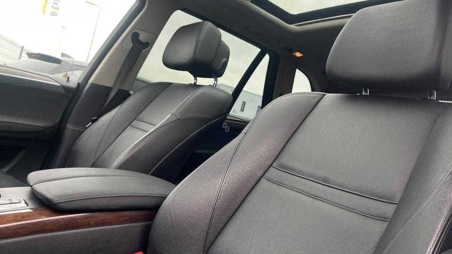 Blue BMW X5 2009 in Marijampole, with an engine capacity of 3.00 L and mileage of 313 thousand km for 7490 €, photo 18 on AUTOMOTO.COM.LV