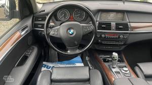 Blue BMW X5 2009 in Marijampole, with an engine capacity of 3.00 L and mileage of 313 thousand km for 7490 €, photo 21 on AUTOMOTO.COM.LV