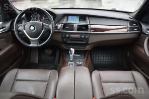 Zils BMW X5 2010 Rīga, ar dzinēja tilpumu 3.00 L un nobraukumu 279 tūkst. km par 10500 €, foto 4 vietnē AUTOMOTO.COM.LV