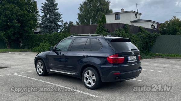 Zils BMW X5 2010 Tallina, ar dzinēja tilpumu 3.00 L un nobraukumu 271 tūkst. km par 10600 €, foto 1 vietnē AUTOMOTO.COM.LV