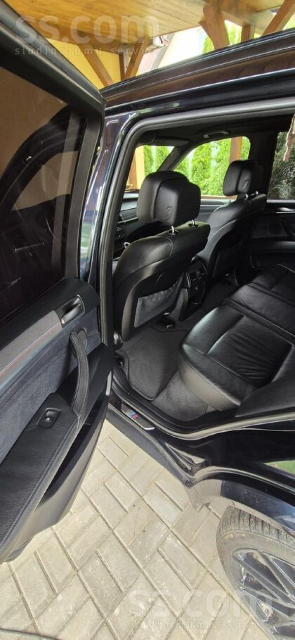 Zils BMW X5 2010 Daugavpils, ar dzinēja tilpumu 3.00 L un nobraukumu 310 tūkst. km par 10900 €, foto 3 vietnē AUTOMOTO.COM.LV