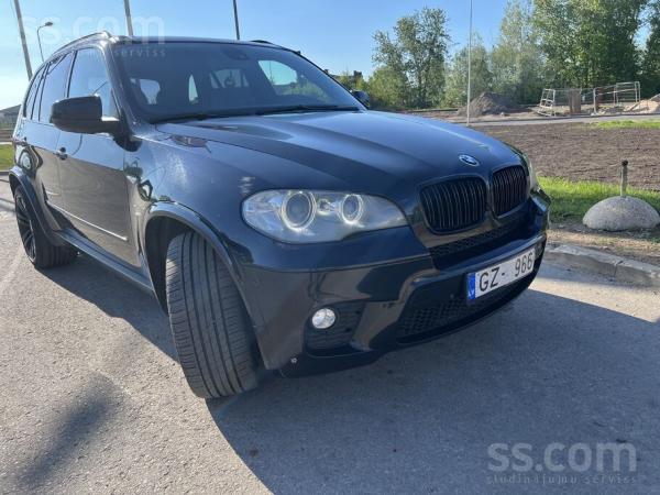 Синий БМВ Х5 2010 в Рига, объемом двигателя 3.00 л и пробегом 380 тыс. км за 8200 €, фото 2 на AUTOMOTO.COM.LV