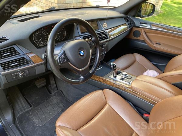 Zils BMW X5 2010 Rīga, ar dzinēja tilpumu 3.00 L un nobraukumu 260 tūkst. km par 9000 €, foto 4 vietnē AUTOMOTO.COM.LV