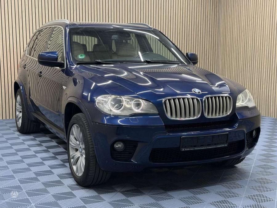 Blue BMW X5 2010 in Marijampole, with an engine capacity of 2.99 L and mileage of 300 thousand km for 11500 €, photo 1 on AUTOMOTO.COM.LV