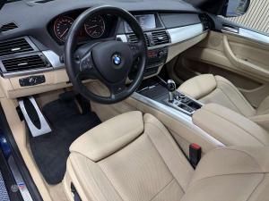 Blue BMW X5 2010 in Marijampole, with an engine capacity of 2.99 L and mileage of 300 thousand km for 11500 €, photo 3 on AUTOMOTO.COM.LV