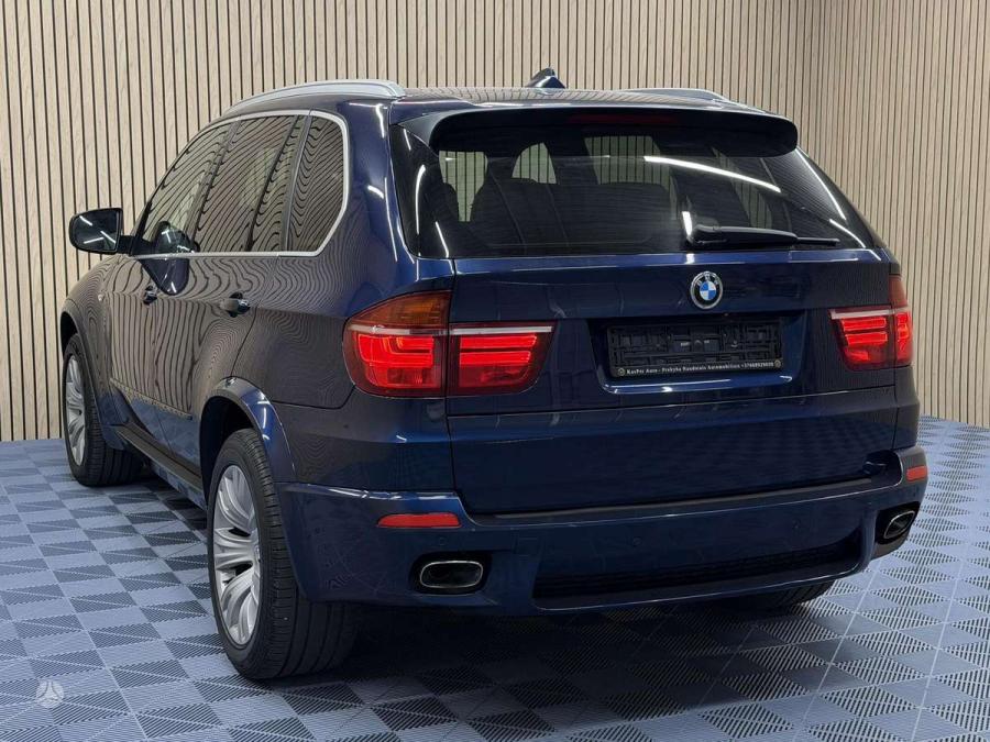 Blue BMW X5 2010 in Marijampole, with an engine capacity of 2.99 L and mileage of 300 thousand km for 11500 €, photo 7 on AUTOMOTO.COM.LV
