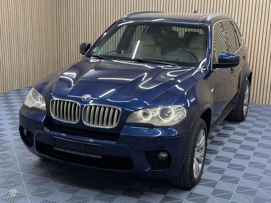 Blue BMW X5 2010 in Marijampole, with an engine capacity of 2.99 L and mileage of 300 thousand km for 11500 €, photo 11 on AUTOMOTO.COM.LV