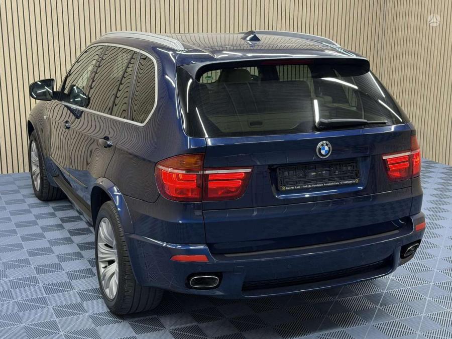 Blue BMW X5 2010 in Marijampole, with an engine capacity of 2.99 L and mileage of 300 thousand km for 11500 €, photo 12 on AUTOMOTO.COM.LV