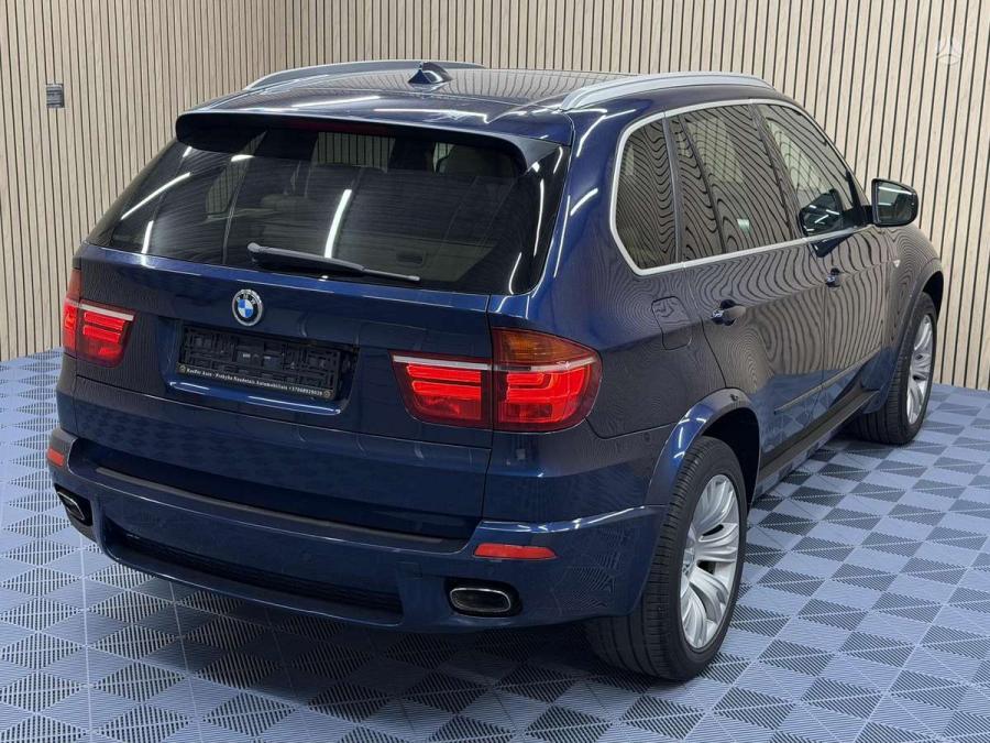 Blue BMW X5 2010 in Marijampole, with an engine capacity of 2.99 L and mileage of 300 thousand km for 11500 €, photo 13 on AUTOMOTO.COM.LV