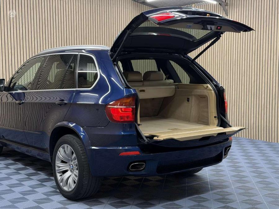 Blue BMW X5 2010 in Marijampole, with an engine capacity of 2.99 L and mileage of 300 thousand km for 11500 €, photo 14 on AUTOMOTO.COM.LV