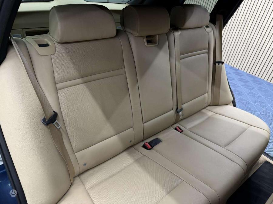 Blue BMW X5 2010 in Marijampole, with an engine capacity of 2.99 L and mileage of 300 thousand km for 11500 €, photo 18 on AUTOMOTO.COM.LV