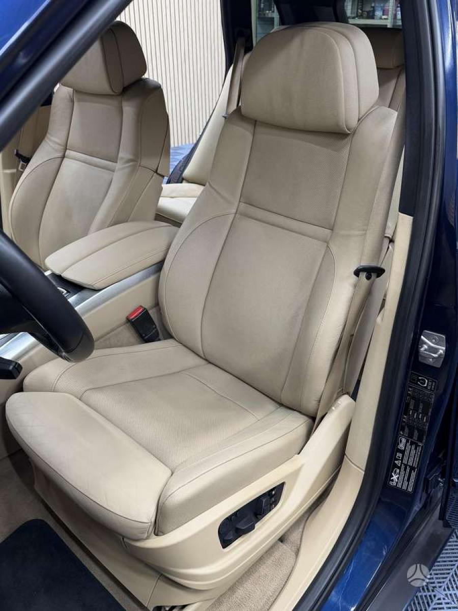 Blue BMW X5 2010 in Marijampole, with an engine capacity of 2.99 L and mileage of 300 thousand km for 11500 €, photo 20 on AUTOMOTO.COM.LV