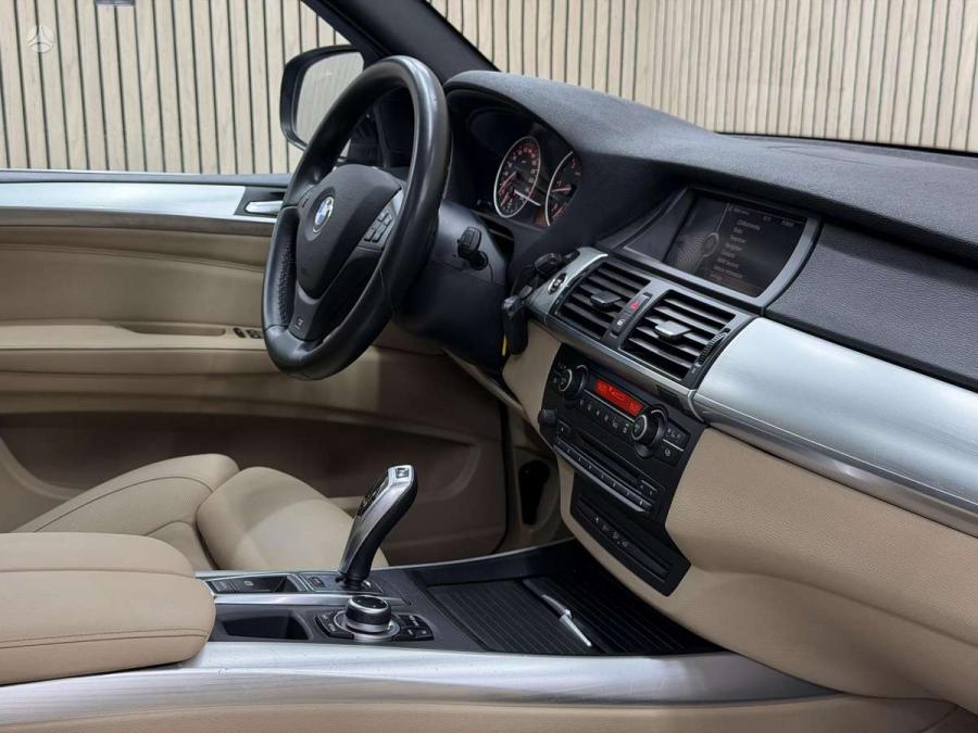 Blue BMW X5 2010 in Marijampole, with an engine capacity of 2.99 L and mileage of 300 thousand km for 11500 €, photo 22 on AUTOMOTO.COM.LV