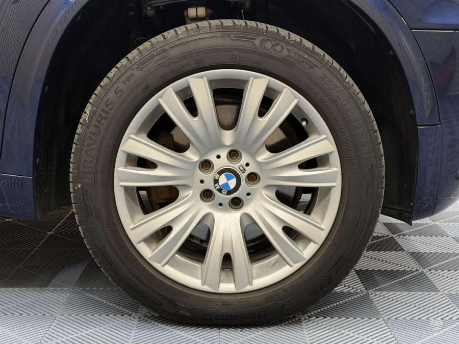 Blue BMW X5 2010 in Marijampole, with an engine capacity of 2.99 L and mileage of 300 thousand km for 11500 €, photo 35 on AUTOMOTO.COM.LV