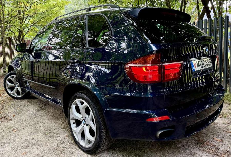 Blue BMW X5 2010 in Kaunas, with an engine capacity of 0.00 L and mileage of 261 thousand km for 10800 €, photo 5 on AUTOMOTO.COM.LV