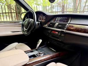 Blue BMW X5 2010 in Kaunas, with an engine capacity of 0.00 L and mileage of 261 thousand km for 10800 €, photo 13 on AUTOMOTO.COM.LV