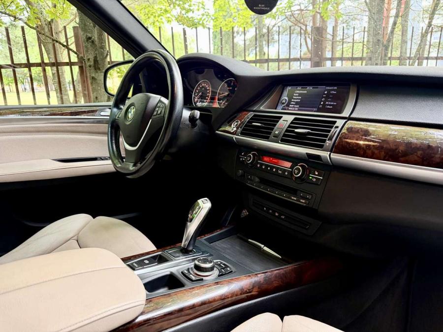 Blue BMW X5 2010 in Kaunas, with an engine capacity of 0.00 L and mileage of 261 thousand km for 10800 €, photo 13 on AUTOMOTO.COM.LV