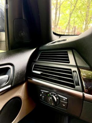 Blue BMW X5 2010 in Kaunas, with an engine capacity of 0.00 L and mileage of 261 thousand km for 10800 €, photo 14 on AUTOMOTO.COM.LV