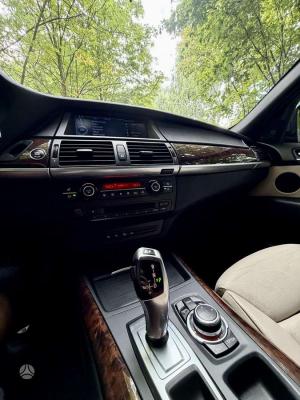 Blue BMW X5 2010 in Kaunas, with an engine capacity of 0.00 L and mileage of 261 thousand km for 10800 €, photo 15 on AUTOMOTO.COM.LV