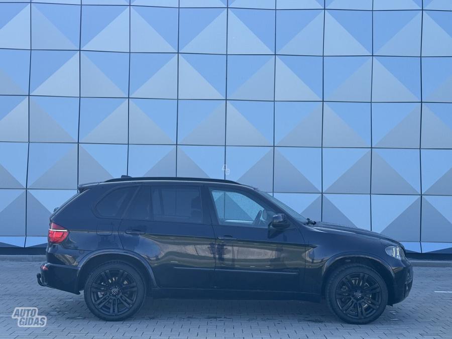Blue BMW X5 2010 in Silute, with an engine capacity of 3.00 L and mileage of 442 thousand km for 7700 €, photo 6 on AUTOMOTO.COM.LV