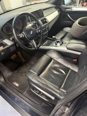 Blue BMW X5 2010 in Silute, with an engine capacity of 3.00 L and mileage of 442 thousand km for 7700 €, photo 11 on AUTOMOTO.COM.LV