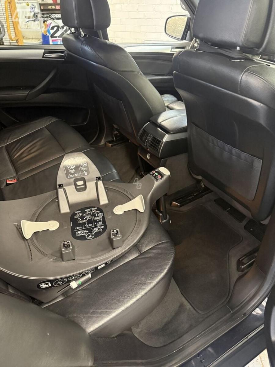 Blue BMW X5 2010 in Silute, with an engine capacity of 3.00 L and mileage of 442 thousand km for 7700 €, photo 14 on AUTOMOTO.COM.LV