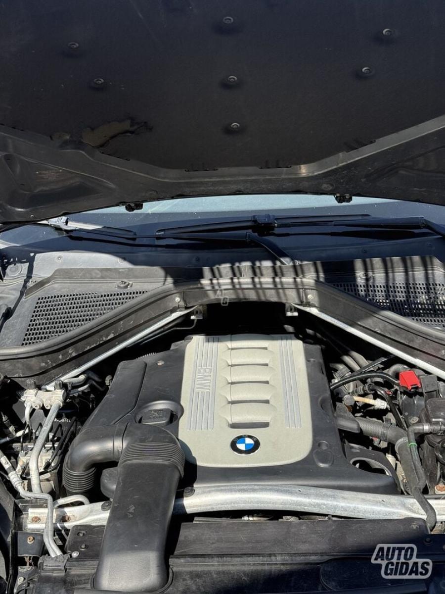 Blue BMW X5 2010 in Silute, with an engine capacity of 3.00 L and mileage of 442 thousand km for 7700 €, photo 17 on AUTOMOTO.COM.LV