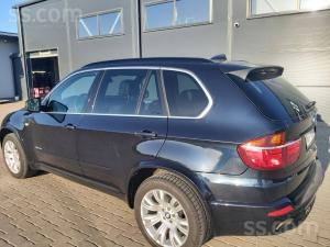 Blue BMW X5 2011 in Saldus, with an engine capacity of 3.00 L and mileage of 235 thousand km for 3000 €, photo 1 on AUTOMOTO.COM.LV