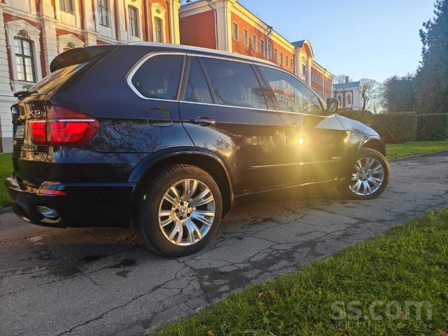 Zils BMW X5 2011 Jelgava, ar dzinēja tilpumu 3.00 L un nobraukumu 295 tūkst. km par 10300 €, foto 3 vietnē AUTOMOTO.COM.LV
