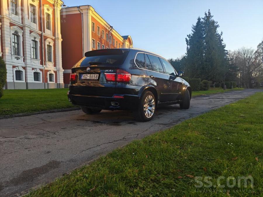 Zils BMW X5 2011 Jelgava, ar dzinēja tilpumu 3.00 L un nobraukumu 295 tūkst. km par 10300 €, foto 11 vietnē AUTOMOTO.COM.LV