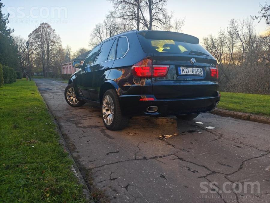 Zils BMW X5 2011 Jelgava, ar dzinēja tilpumu 3.00 L un nobraukumu 295 tūkst. km par 10300 €, foto 12 vietnē AUTOMOTO.COM.LV