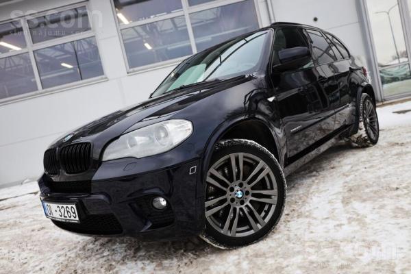 Blue BMW X5 2011 in Riga, with an engine capacity of 3.00 L and mileage of 0 thousand km for 10995 €, photo 2 on AUTOMOTO.COM.LV