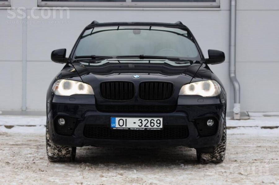 Blue BMW X5 2011 in Riga, with an engine capacity of 3.00 L and mileage of 0 thousand km for 10995 €, photo 4 on AUTOMOTO.COM.LV