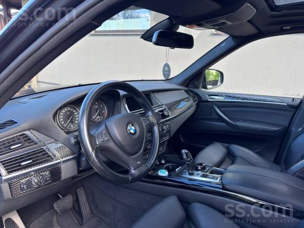 Blue BMW X5 2011 in Riga, with an engine capacity of 3.00 L and mileage of 240 thousand km for 14000 €, photo 4 on AUTOMOTO.COM.LV