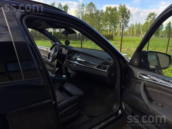 Blue BMW X5 2011 in Riga, with an engine capacity of 3.00 L and mileage of 240 thousand km for 14000 €, photo 5 on AUTOMOTO.COM.LV