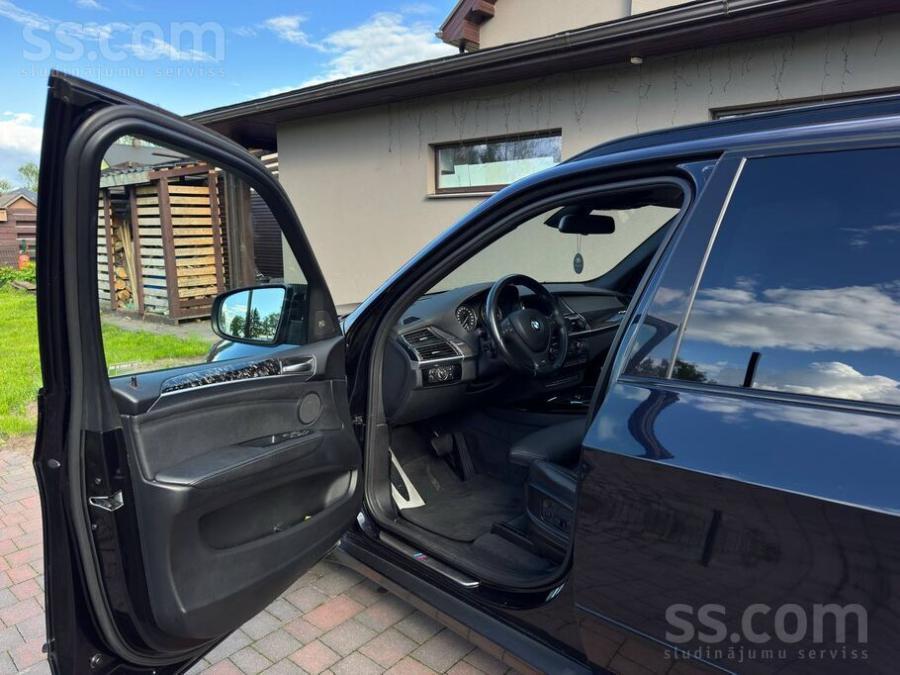 Blue BMW X5 2011 in Riga, with an engine capacity of 3.00 L and mileage of 240 thousand km for 14000 €, photo 7 on AUTOMOTO.COM.LV