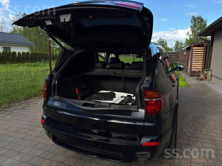 Blue BMW X5 2011 in Riga, with an engine capacity of 3.00 L and mileage of 240 thousand km for 14000 €, photo 10 on AUTOMOTO.COM.LV