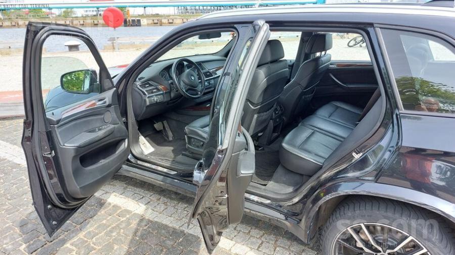 Zils BMW X5 2011 Ventspils, ar dzinēja tilpumu 4.40 L un nobraukumu 186 tūkst. km par 12900 €, foto 16 vietnē AUTOMOTO.COM.LV