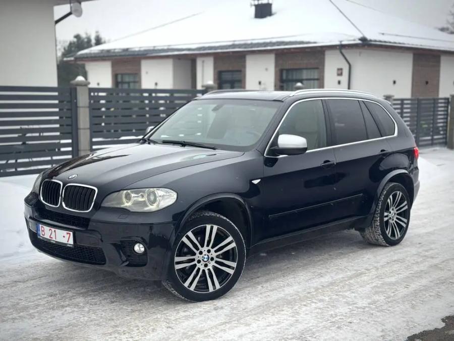 Blue BMW X5 2011 in Jelgava, with an engine capacity of 3.00 L and mileage of 261 thousand km for 11950 €, photo 1 on AUTOMOTO.COM.LV