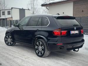 Blue BMW X5 2011 in Jelgava, with an engine capacity of 3.00 L and mileage of 261 thousand km for 11950 €, photo 5 on AUTOMOTO.COM.LV