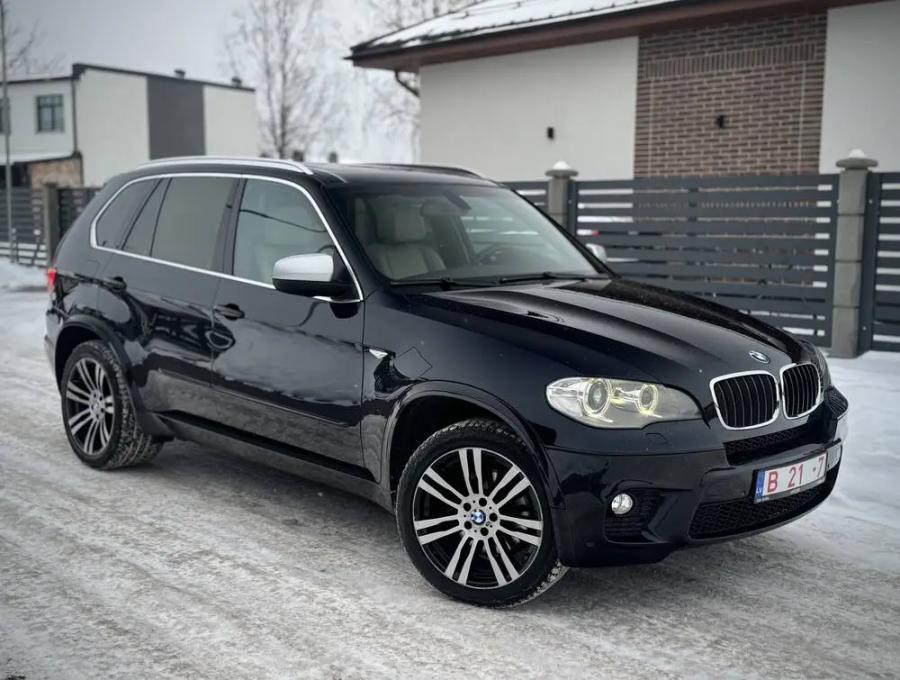 Blue BMW X5 2011 in Jelgava, with an engine capacity of 3.00 L and mileage of 261 thousand km for 11950 €, photo 7 on AUTOMOTO.COM.LV