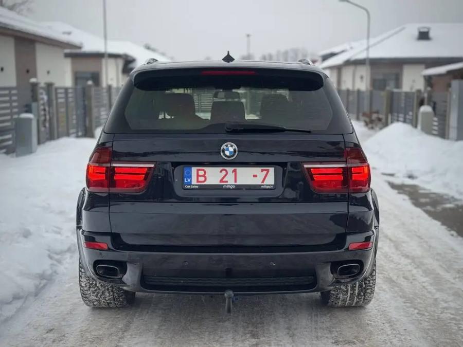 Blue BMW X5 2011 in Jelgava, with an engine capacity of 3.00 L and mileage of 261 thousand km for 11950 €, photo 9 on AUTOMOTO.COM.LV