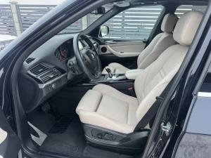 Blue BMW X5 2011 in Jelgava, with an engine capacity of 3.00 L and mileage of 261 thousand km for 11950 €, photo 10 on AUTOMOTO.COM.LV